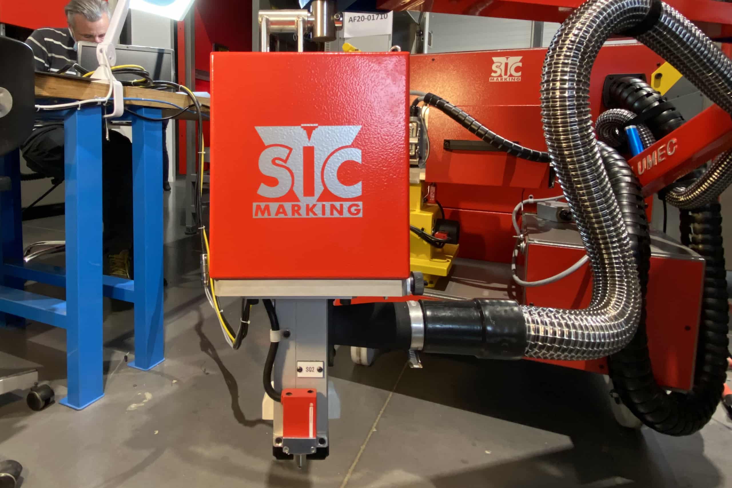 Cobot-assisted marking on a production line - SIC MARKING